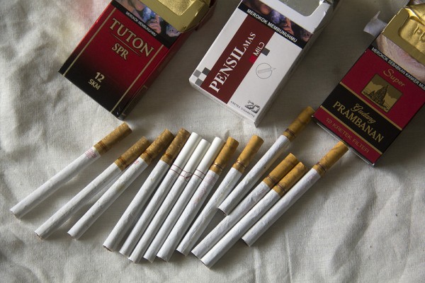 Kenapa Hanya Rokok yang Bungkusnya Diatur, Junk Food Tidak? – Bungkus Rokok