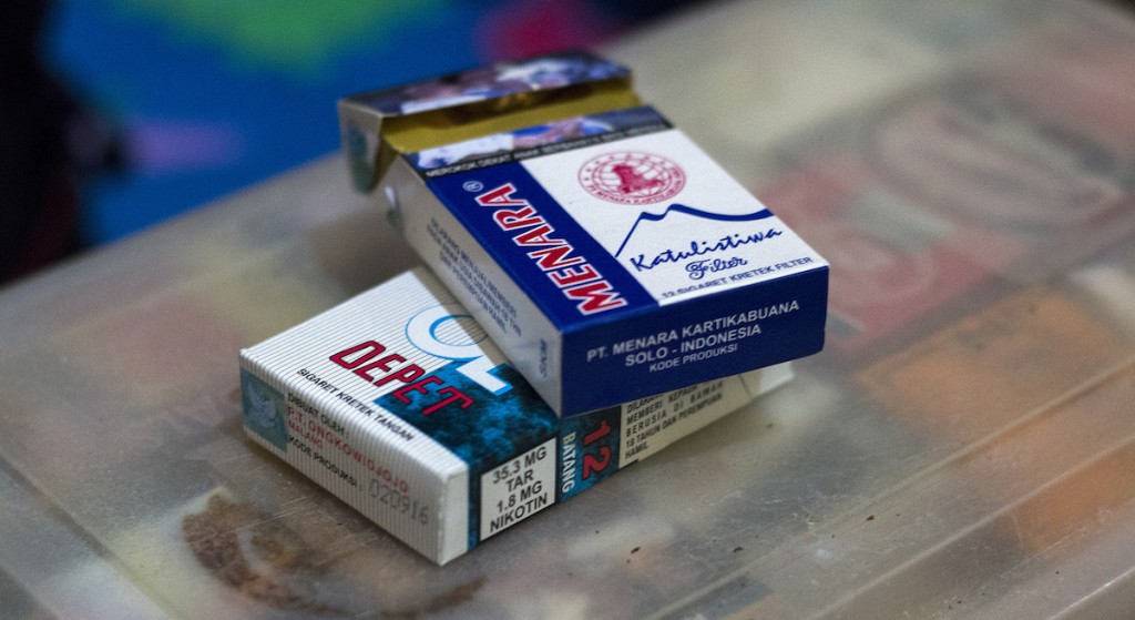 Wadah Pengganti Bungkus Rokok Bergaya Tempat Anak Panah – Bungkus Rokok