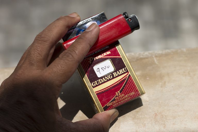 Promosi Rokok Bal Tiga yang Menginovasi Periklanan Indonesia – Bungkus ...