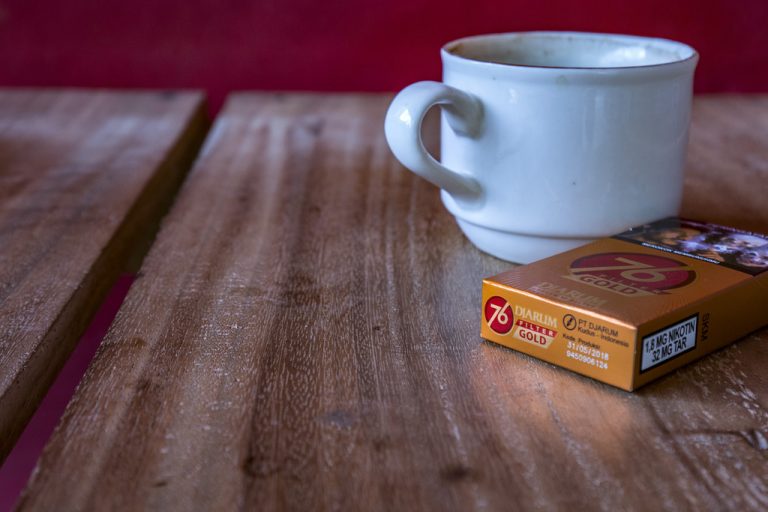 Peran Rokok Dalam Sejarah Panjang Persepakbolaan Indonesia – Bungkus Rokok