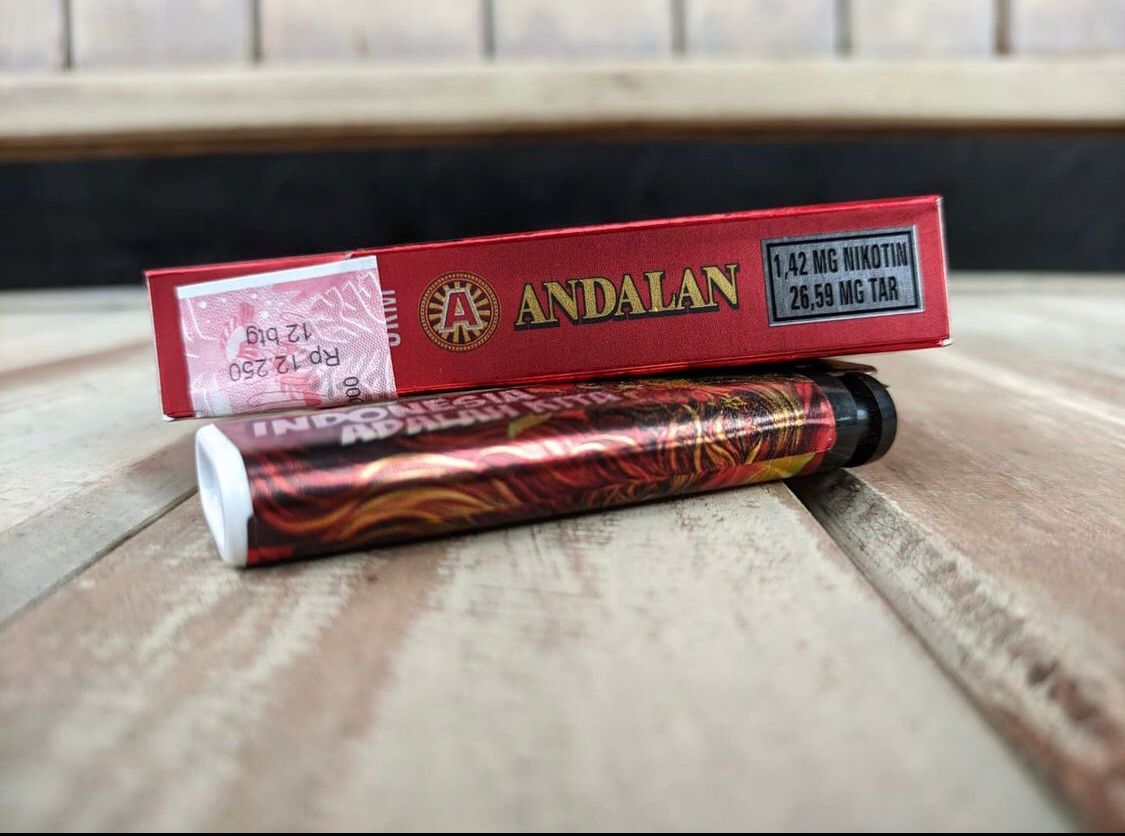 Andalan: Sepintas Rasanya Mirip Surya – Bungkus Rokok