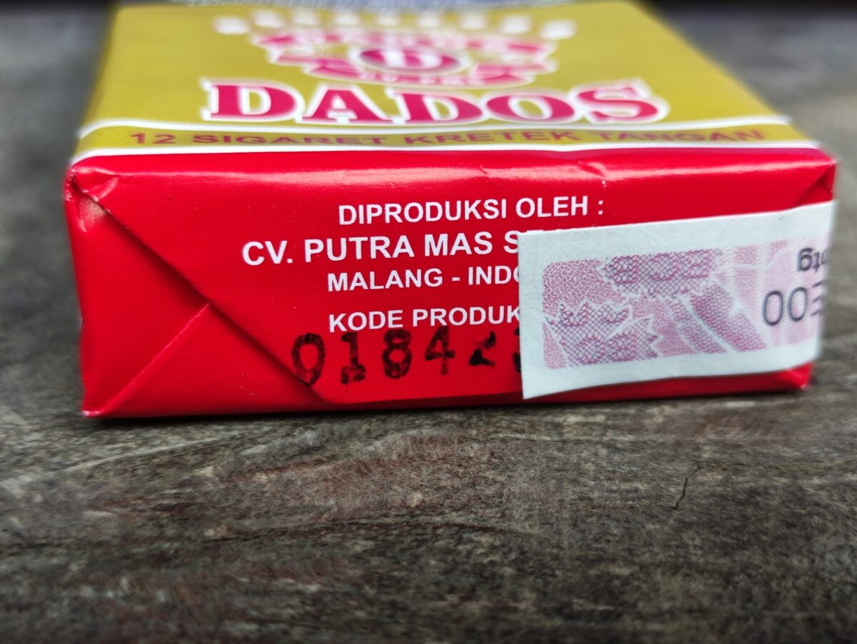 Perbedaan Pita Cukai Rokok Sigaret Kretek Tangan dan Sigaret Kretek ...